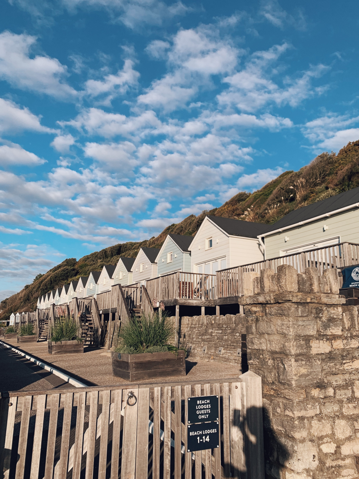 Bournemouth Beach Lodges - Clutch & Carry-On